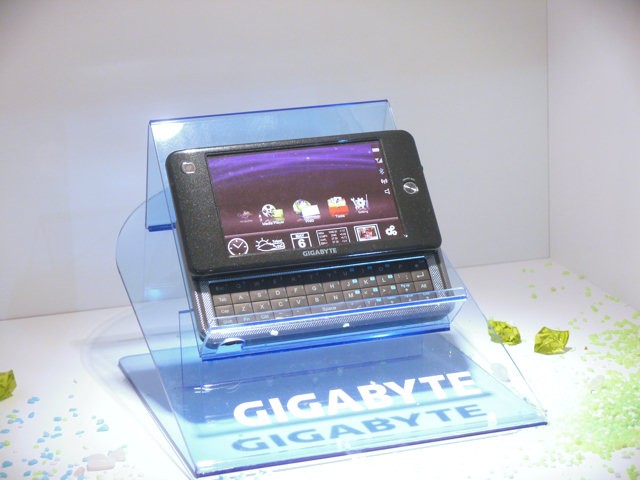 Atom低功耗MID流動平台 GIGABYTE M528 7~8月登場 - 電腦領域 HKEPC Hardware - 全港 No.1 PC網站