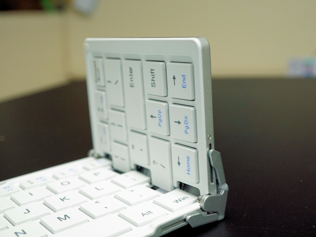 的骰便攜 功能全面 出差旅行必備 Apaxq 三摺式藍芽鍵盤 - 電腦領域 HKEPC Hardware - 全港 No.1 PC網站