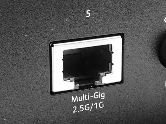 2.5Gbps LAN、三頻 AX11000 NETGEAR Nighthawk Tri-Band AX12 Router - 電腦領域 ...