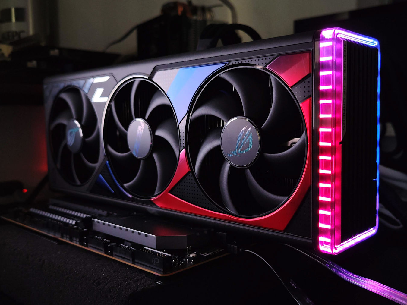 ASUS ROG Strix GeForce RTX 4090 OC 24GB Vipera Tomorrow s Technology