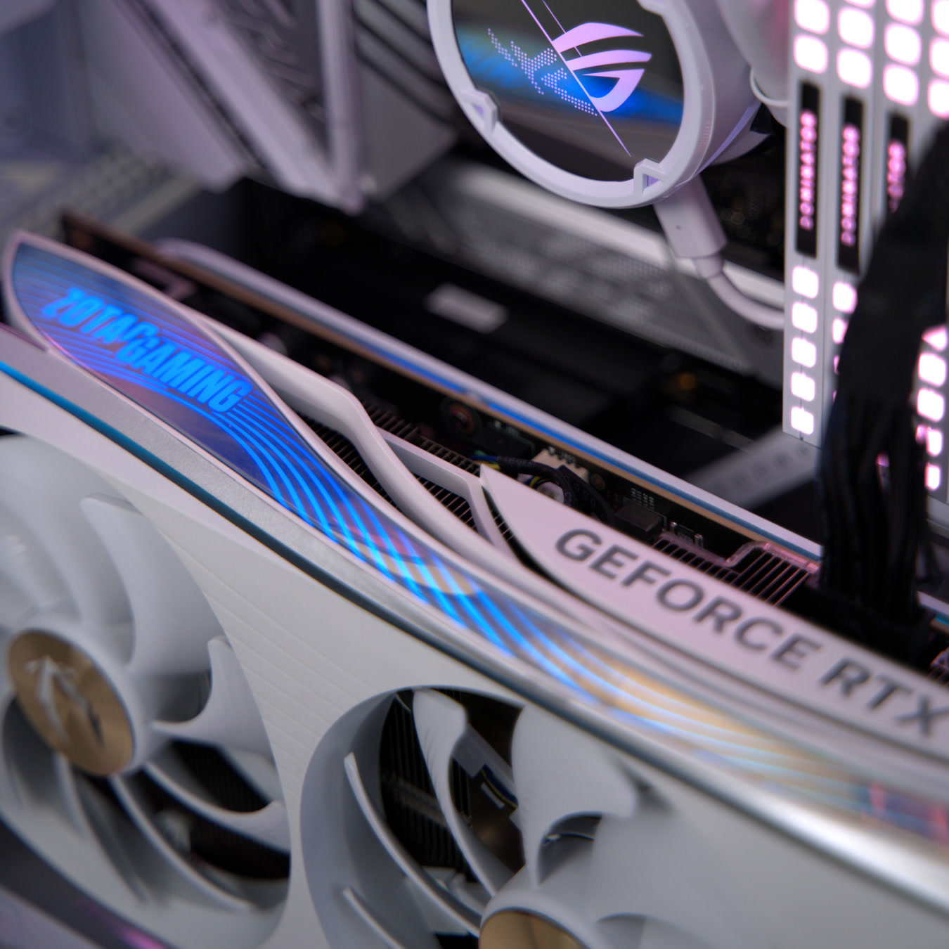 極速散熱 • 純白 • 超安心 ZOTAC GAMING GeForce RTX 4090 AMP Extreme AIRO White ...
