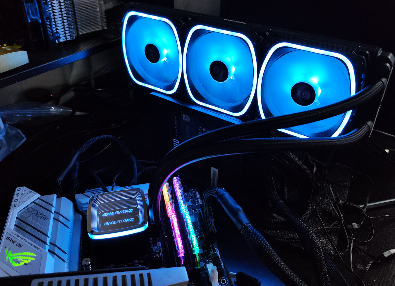 無限鏡射效果、HK$699 Enermax AQUAFUSION ADV 360 ARGB 水冷 - 電腦領域 HKEPC Hardware - 全港 No.1 PC網站