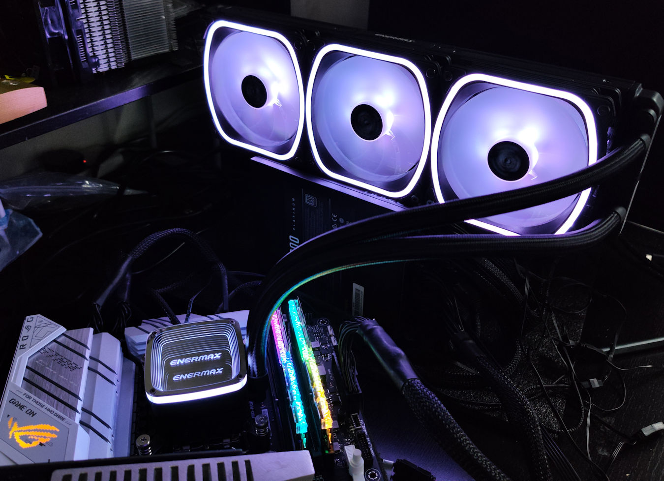 無限鏡射效果、HK$699 Enermax AQUAFUSION ADV 360 ARGB 水冷 - 電腦領域 HKEPC Hardware - 全港 No.1 PC網站