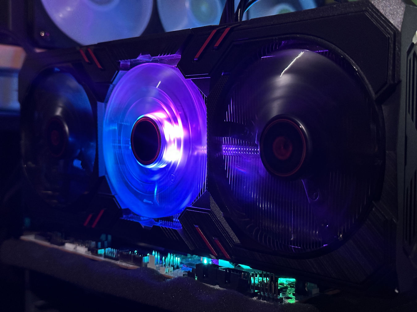 2.7GHz OC, 2.4 Slot 3-Fan ASROCK Radeon RX 7600 Phantom Gaming OC ...