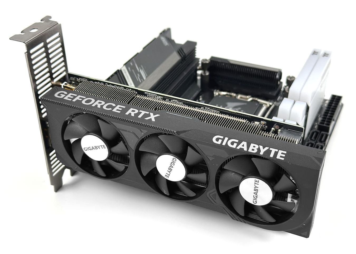 半高卡 !! 細箱、廠機通殺 GIGABYTE GeForce RTX 4060 OC Low Profile - 電腦領域 HKEPC Hardware - 全港 No.1 PC網站