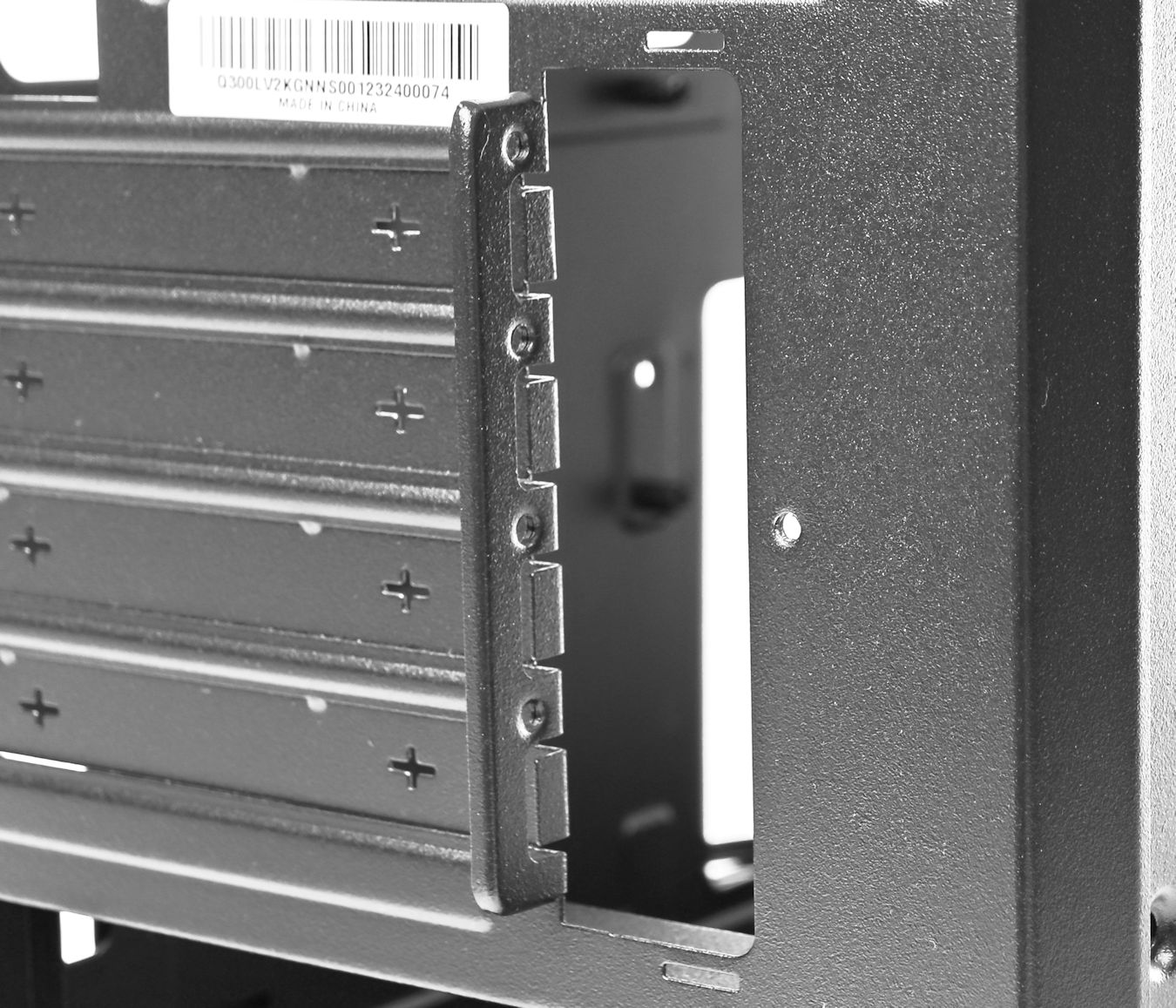 入門 QUBE 新箱 Cooler Master Q300L V2 機箱 - 電腦領域 HKEPC Hardware - 全港 No.1 PC網站