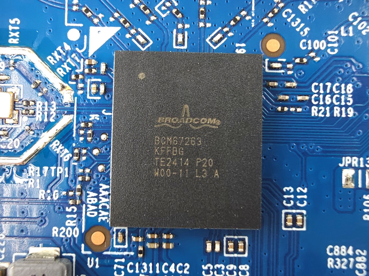 BE18000 三頻、支援 10G 寬頻 NETGEAR Nighthawk RS600 Wi-Fi 7 Router - 電腦領域 ...