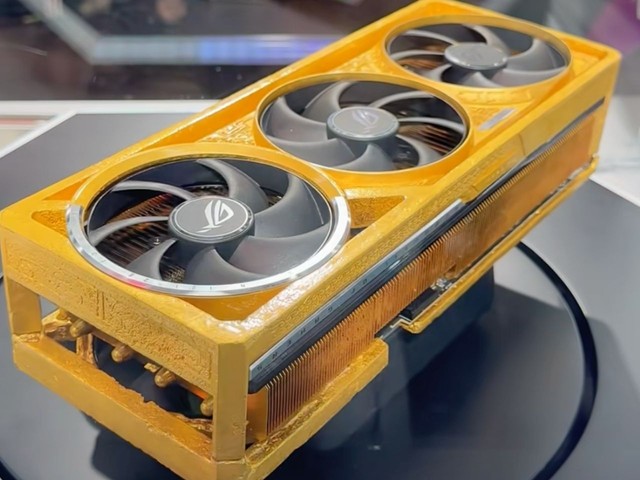 ASUS 委託用 9999 純金打造 淨重 7.2kg 的 ROG RTX 5090 金卡 - 電腦領域 HKEPC Hardware - 全 ...